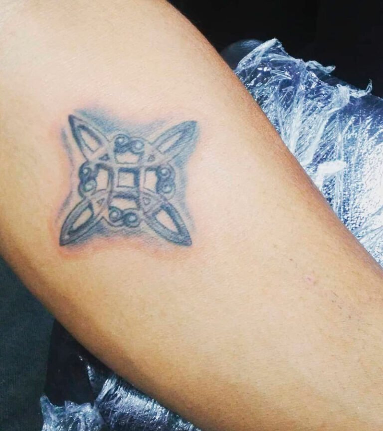 +60 Tatuajes de nudo de bruja: Significado, imágenes y diseños +60 Tatuajes de nudo de bruja: Significado, imágenes y diseños