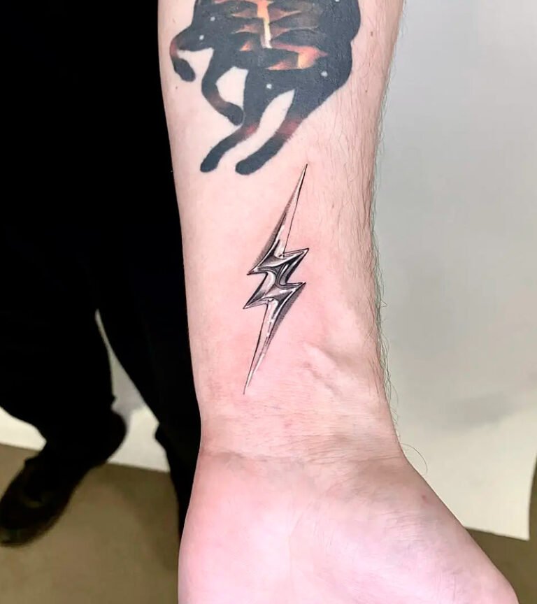 +150 Tatuajes de rayos: ⚡ Significado, imágenes y diseños