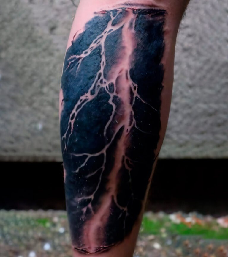+150 Tatuajes de rayos: ⚡ Significado, imágenes y diseños