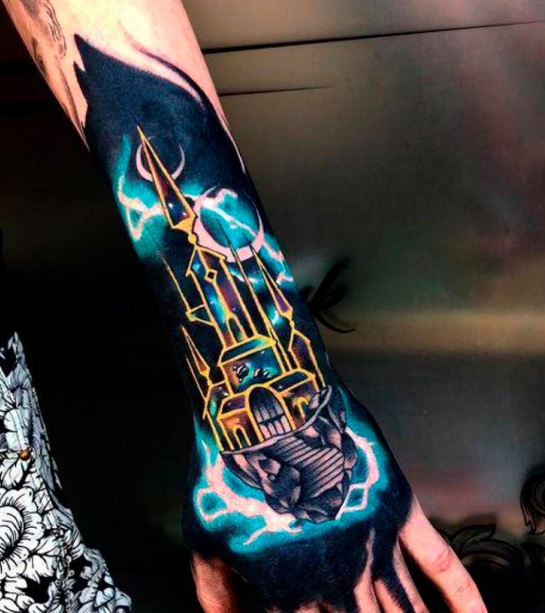 +150 Tatuajes de rayos: ⚡ Significado, imágenes y diseños