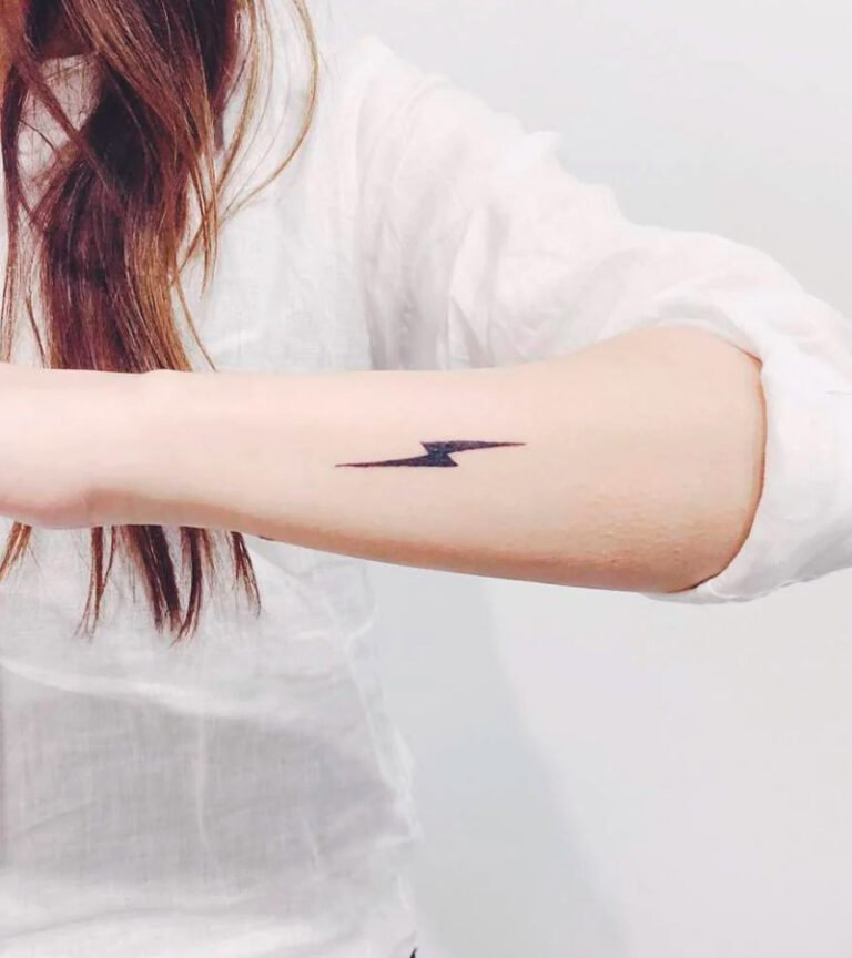 +150 Tatuajes de rayos: ⚡ Significado, imágenes y diseños