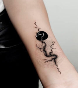 +150 Tatuajes de rayos: ⚡ Significado, imágenes y diseños