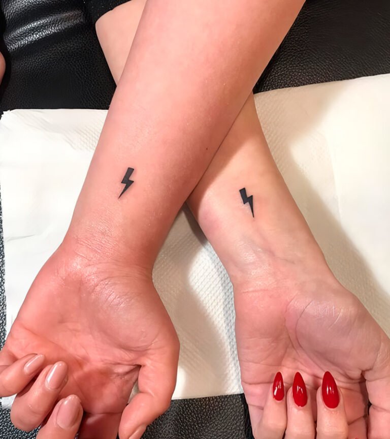 +150 Tatuajes de rayos: ⚡ Significado, imágenes y diseños