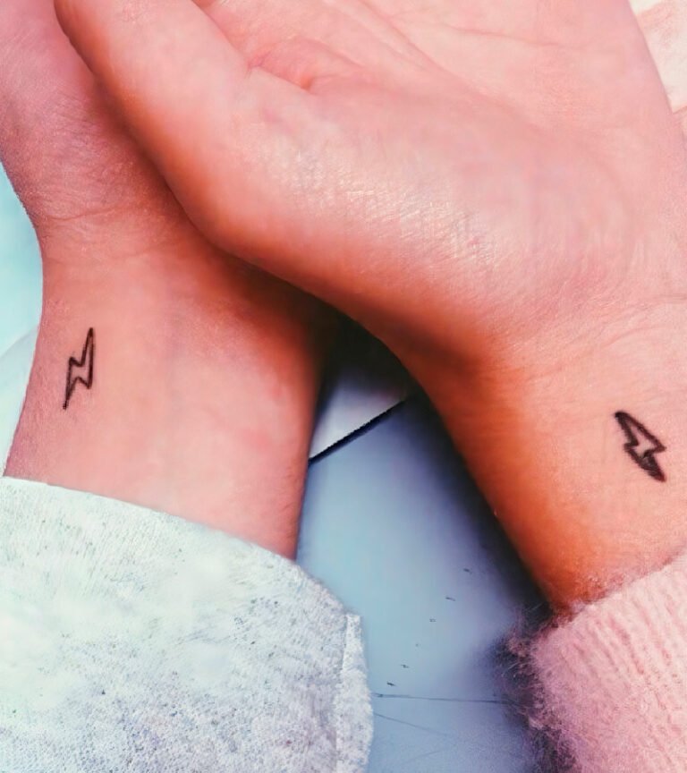 +150 Tatuajes de rayos: ⚡ Significado, imágenes y diseños